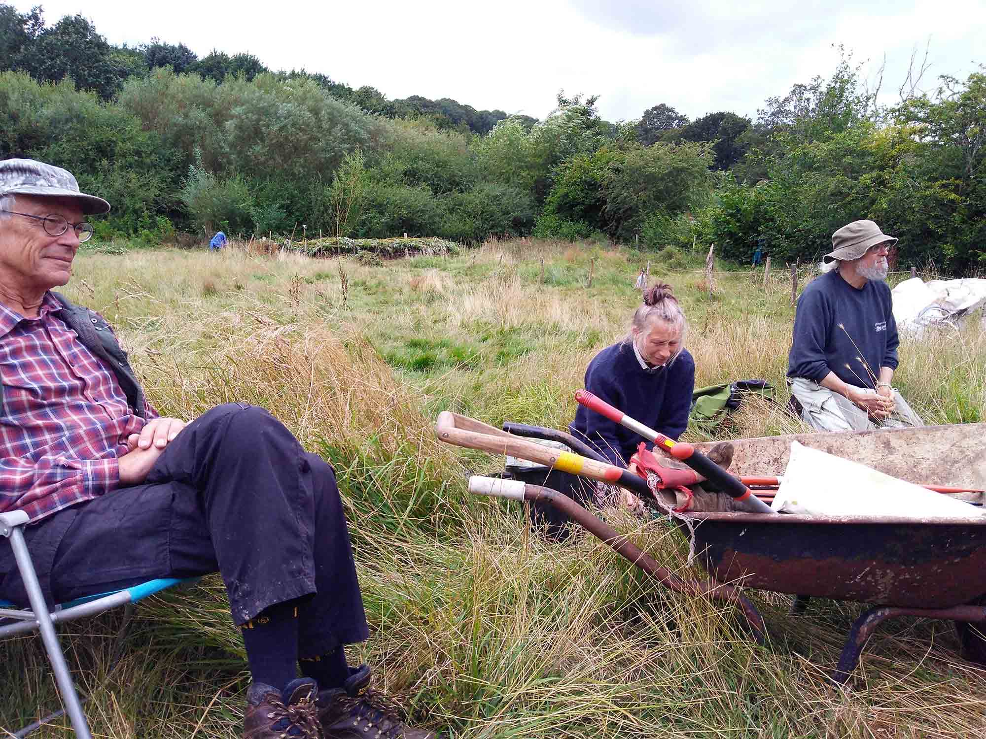 Bough Beech Volunteers - Farmyard Field Task